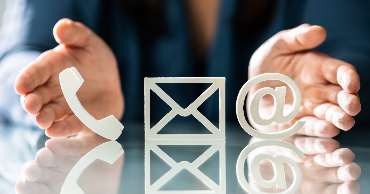 19 mejores software de gestión de contactos para empresas - Geekflare