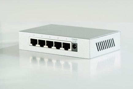12 Best 5 Port Gigabit Switches to Set up Your Network - Geekflare