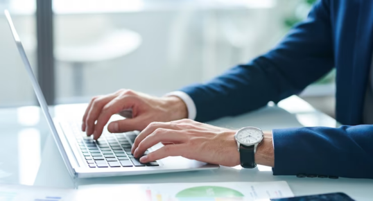 11 Best Typing Software to Improve Speed and Accuracy [2024] - Geekflare