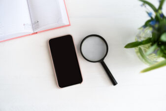 9 Best Magnifying Glass Apps to Read More Clearly [Android]
